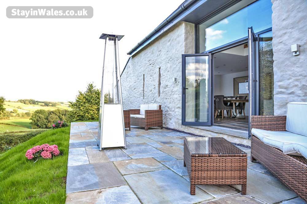 Luxury Self Catering near Usk and Cwmbran - Usk Barn